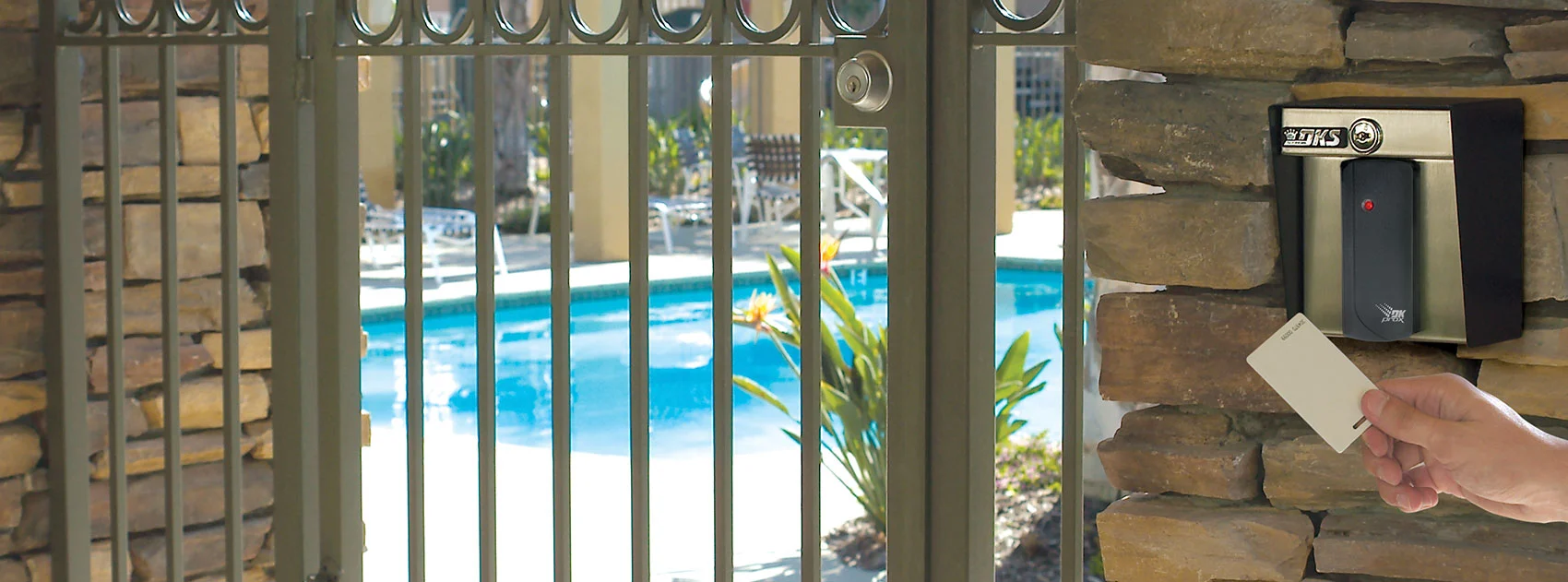 DoorKing Proximity Card Readers | Short to Long Range Access