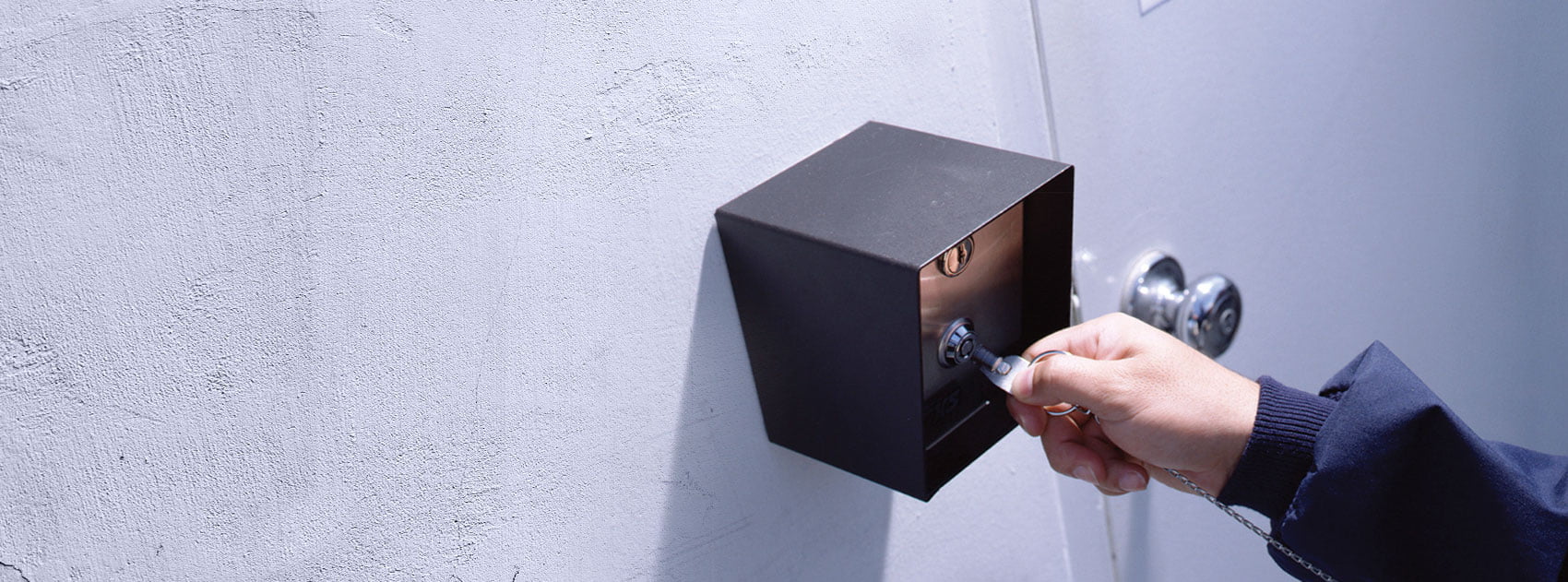 1200 Key Switch – Simple, Secure Access Control | DoorKing